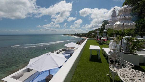 8 Villas With Jaw-Dropping Views That Will Leave You Awestruck