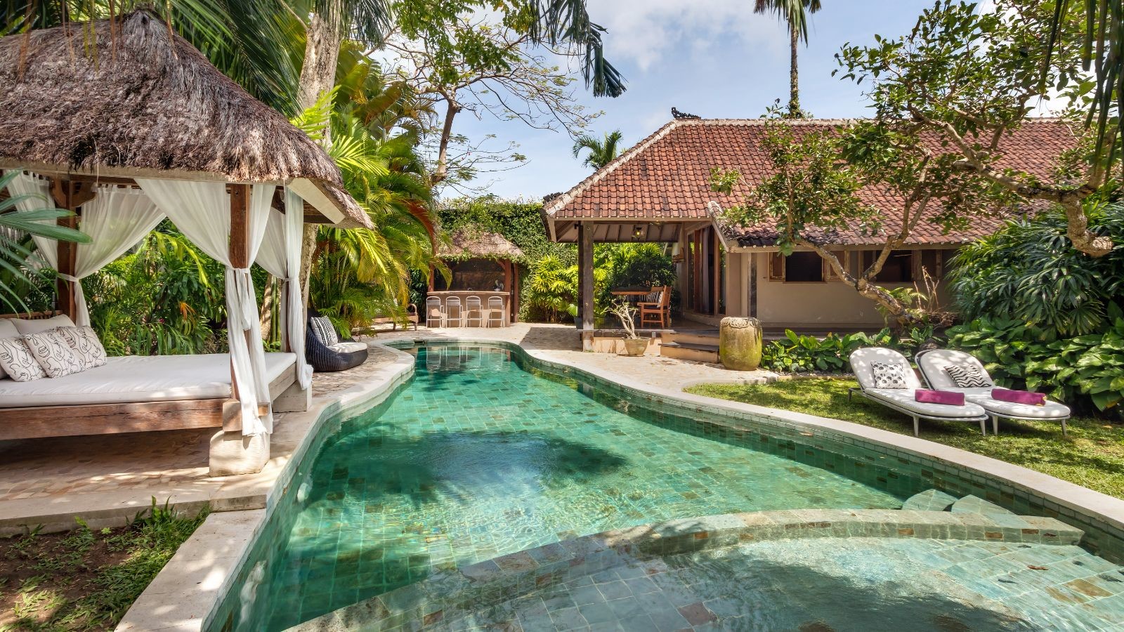 These Bali Villas with Unique Pools Are Insta-Ready! - 2025 Pick