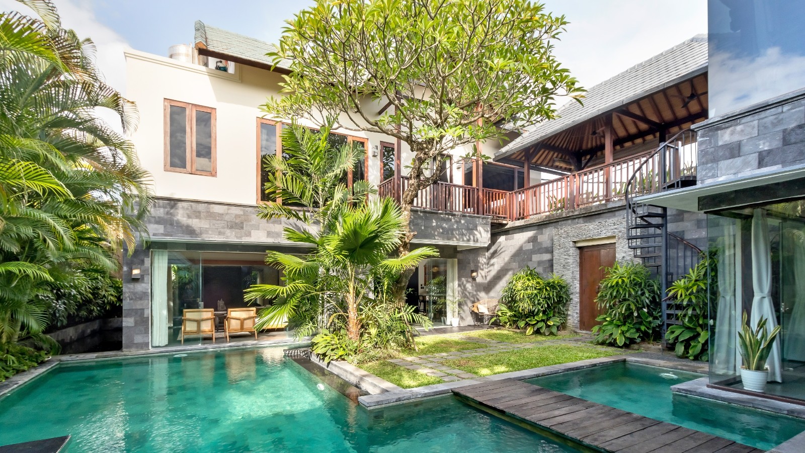 These Bali Villas with Unique Pools Are Insta-Ready! - 2025 Pick